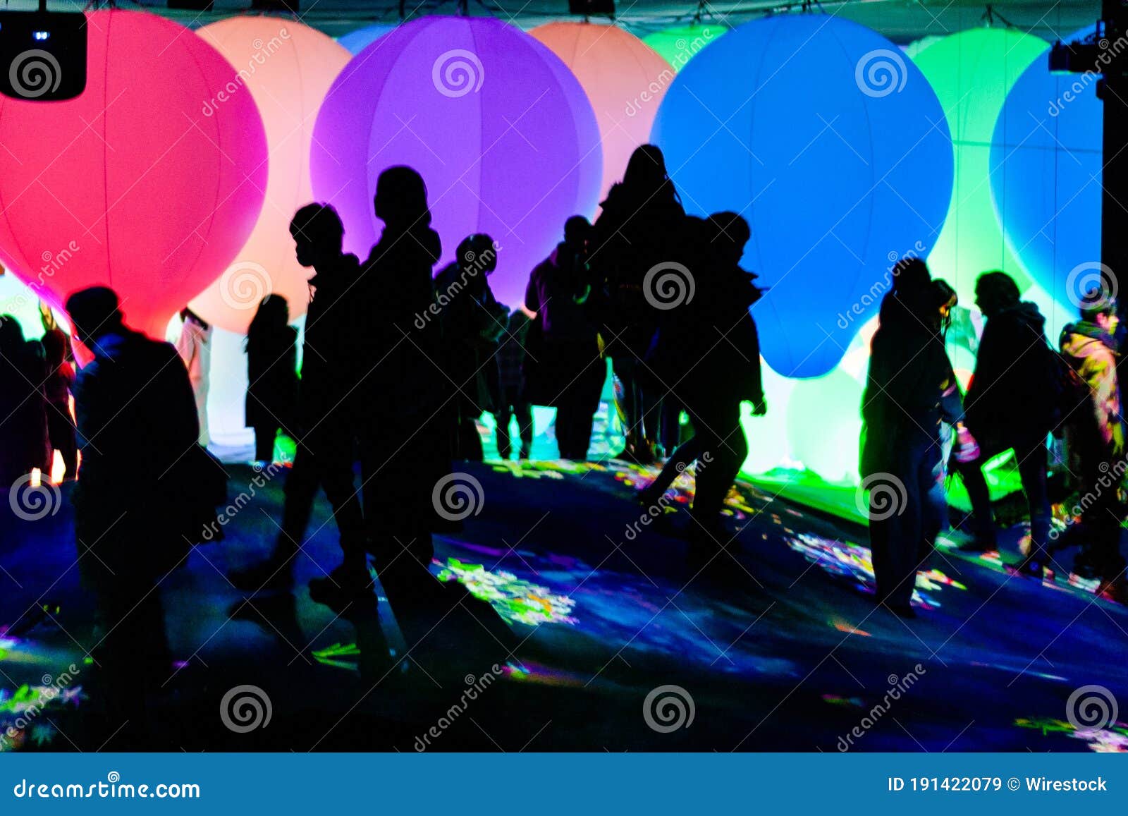 Crowd Visiting EPSON TeamLab Borderless Exhibition Editorial Stock ...