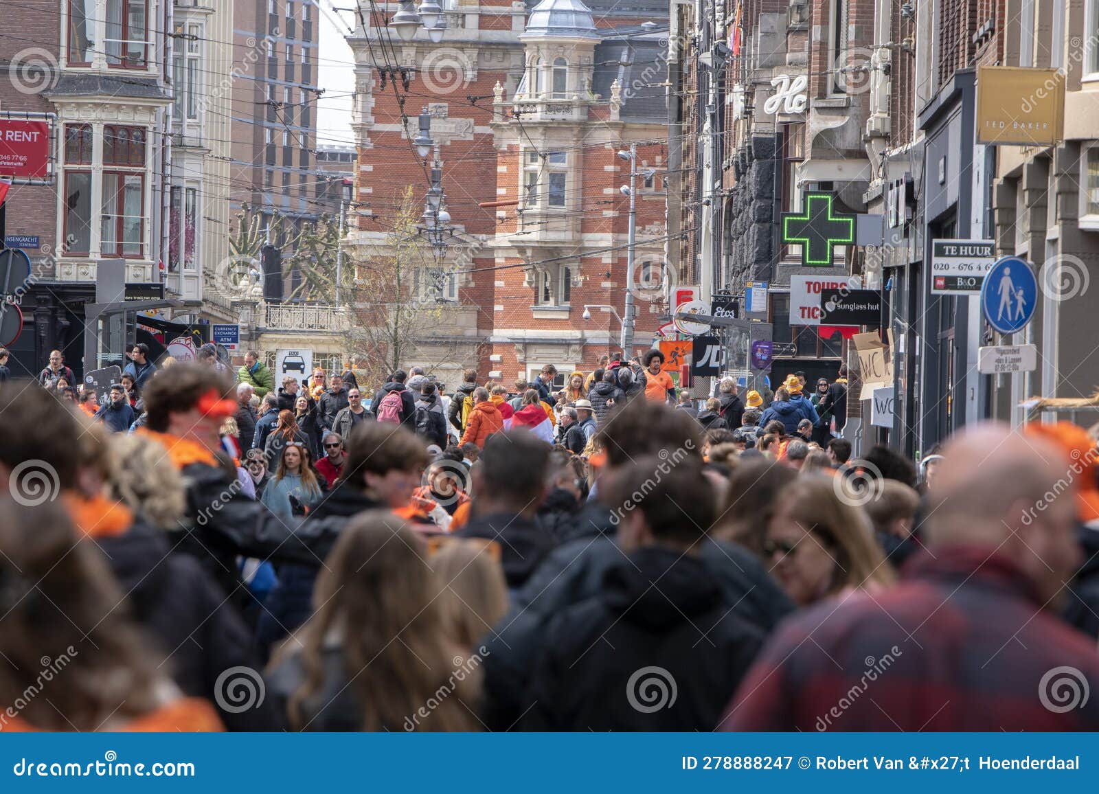 Crowd Walking in the Leidsestraat during Kingsday at Amsterdam the ...