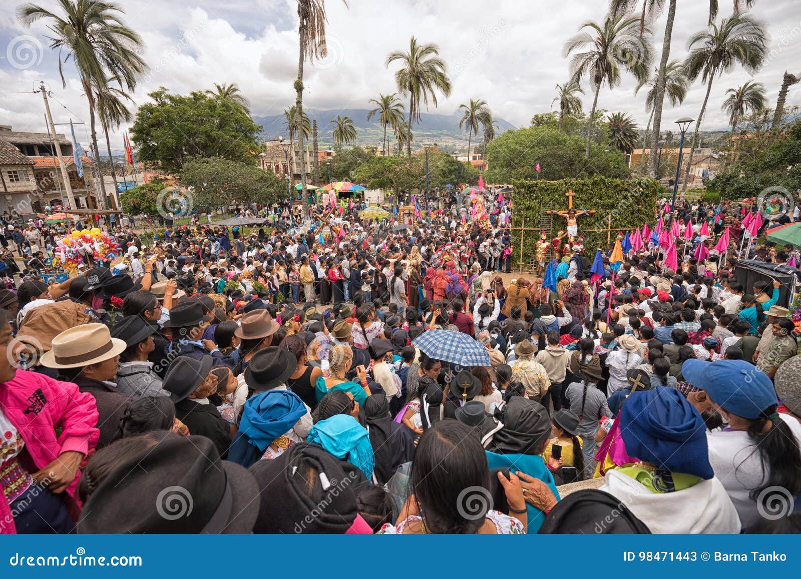 Crowd Watching the Reenacting of Crucifixion in Ecuador Editorial Stock ...