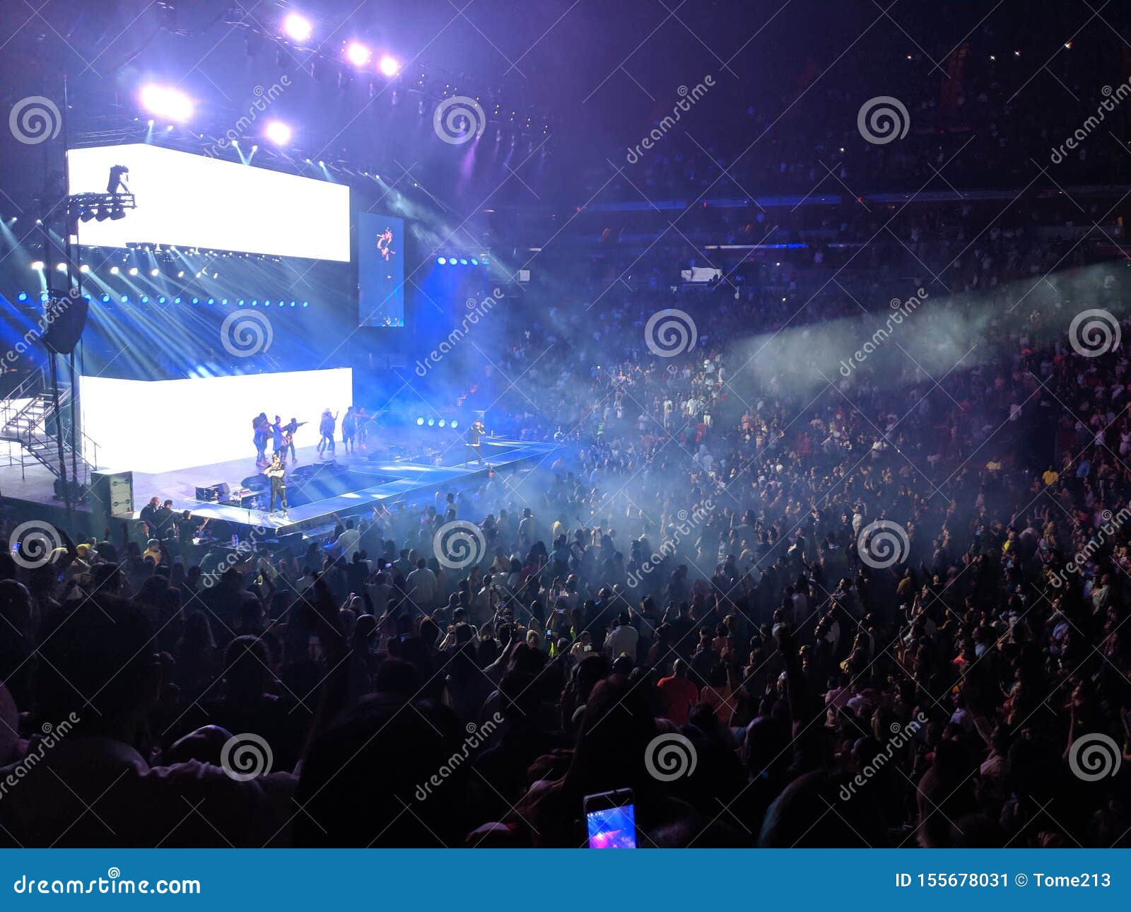 A Crowded Arena and Concert Scene Editorial Photo - Image of perform ...