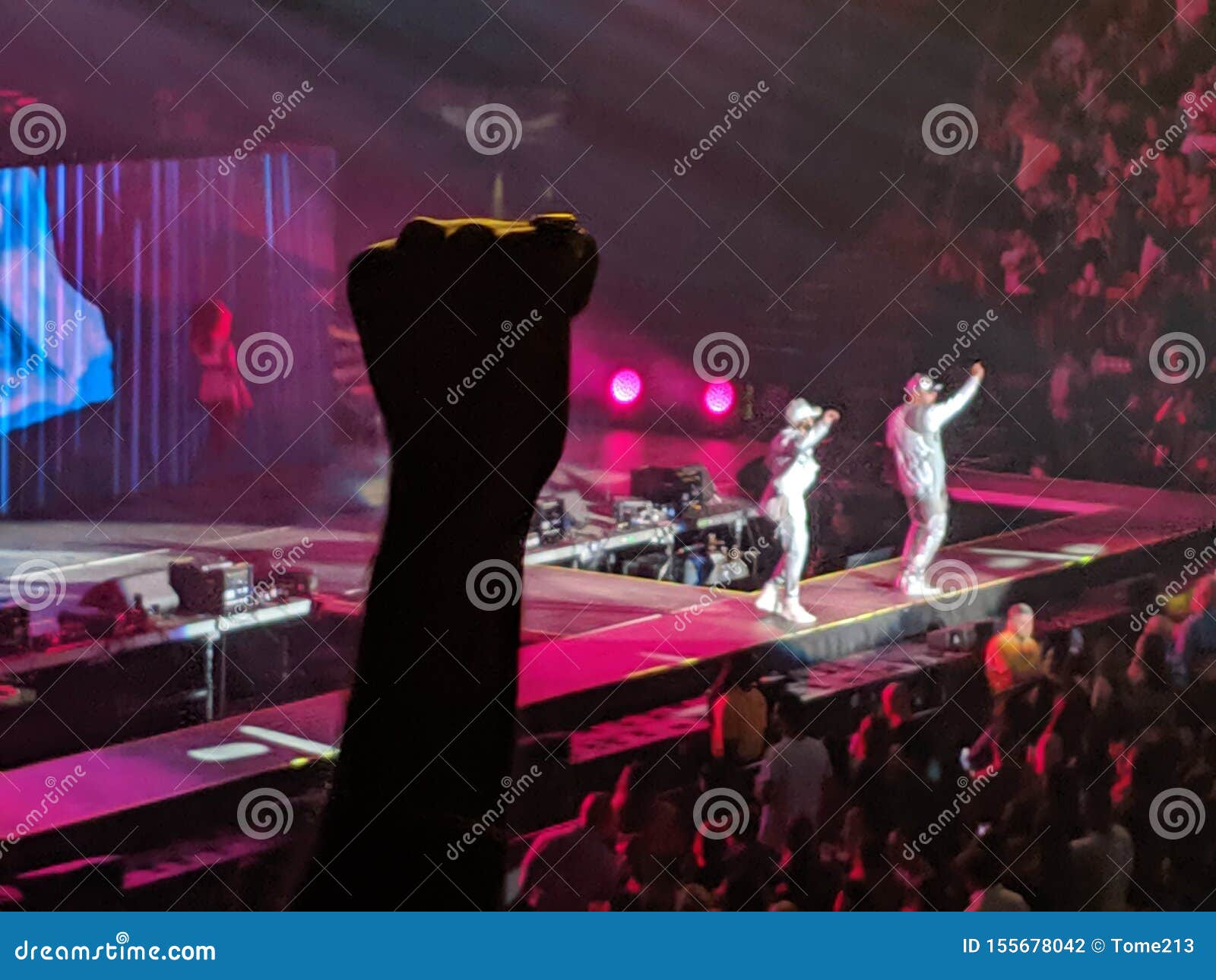 A Crowded Arena and Concert Scene Editorial Photography - Image of ...