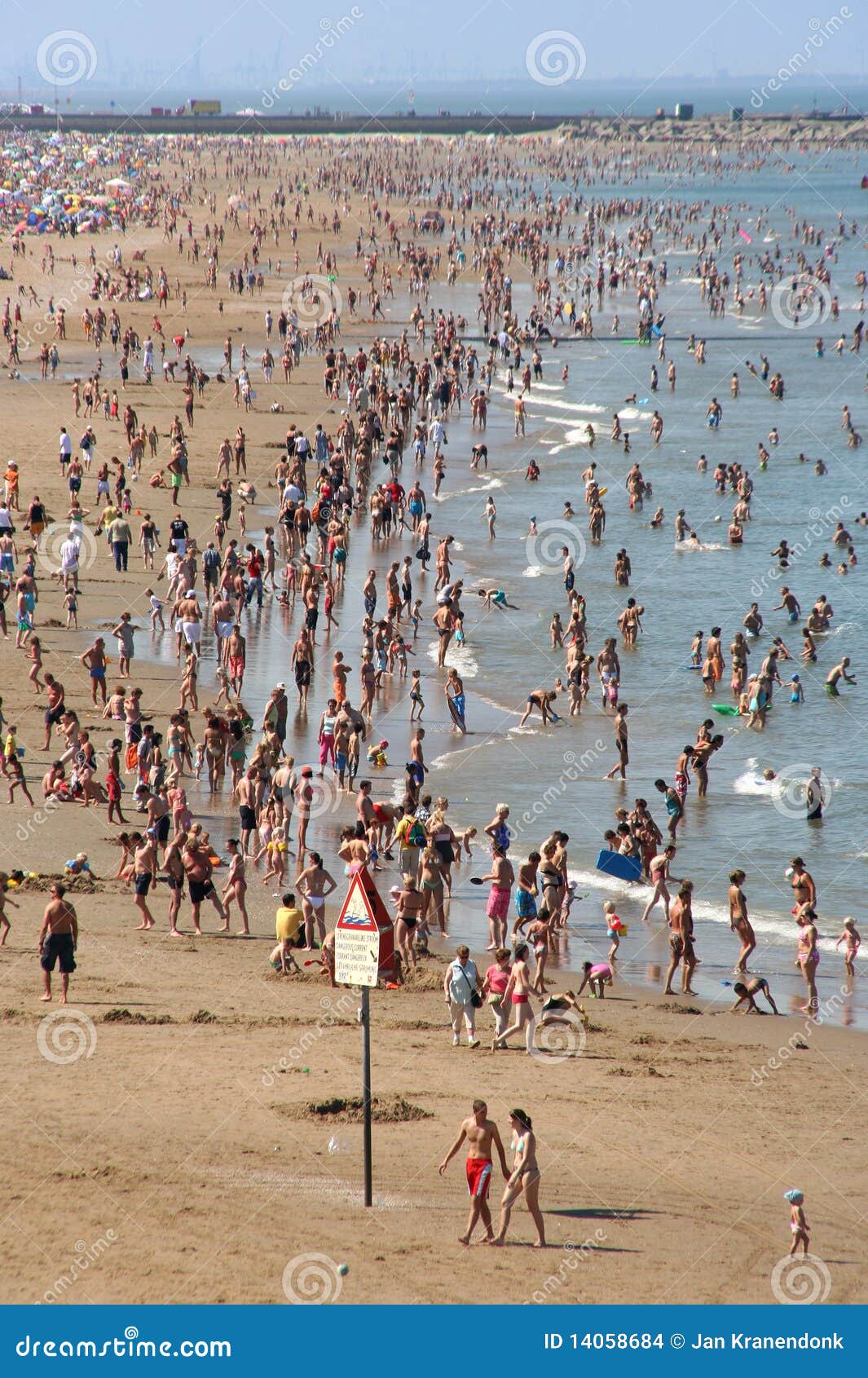 Crowded Beach editorial stock image. Image of parasols - 14058684