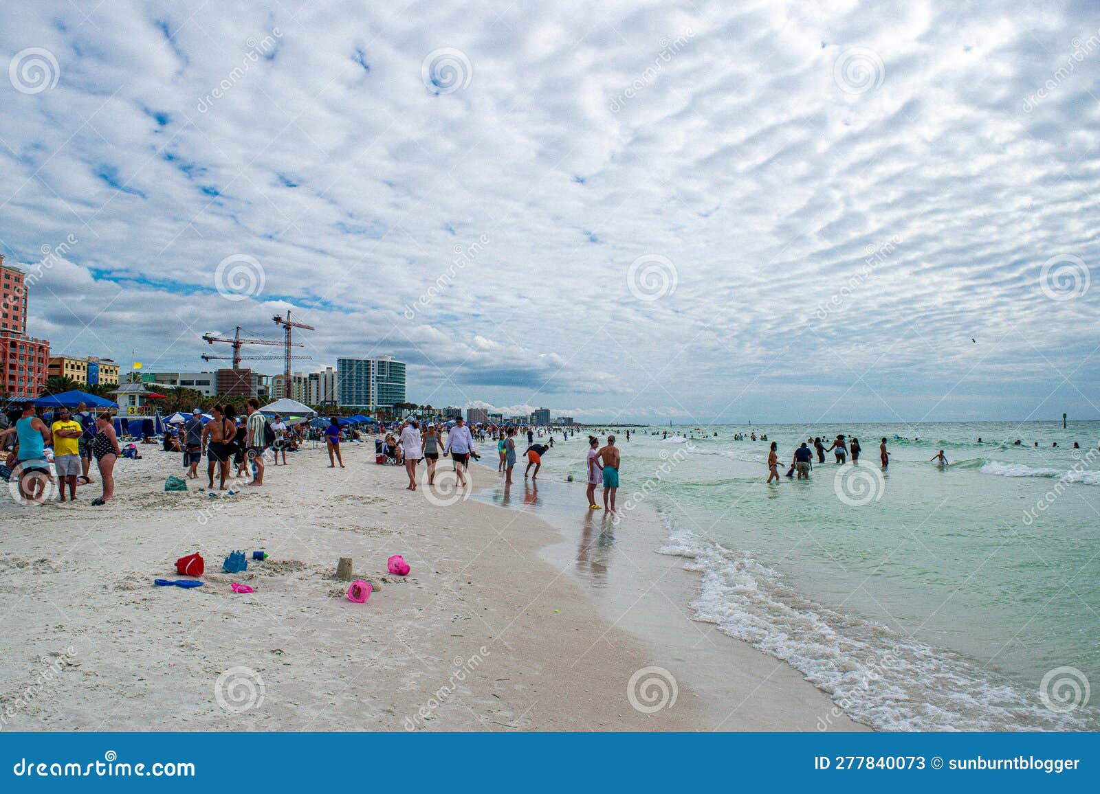 Beach Goers in Clearwater Florida Editorial Stock Photo - Image of tourism, florida: 277840073