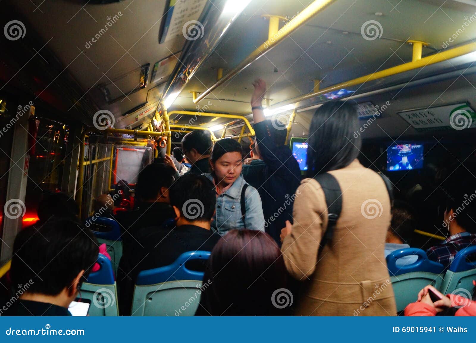 Crowded bus editorial photo. Image of work, shenzhen - 69015941