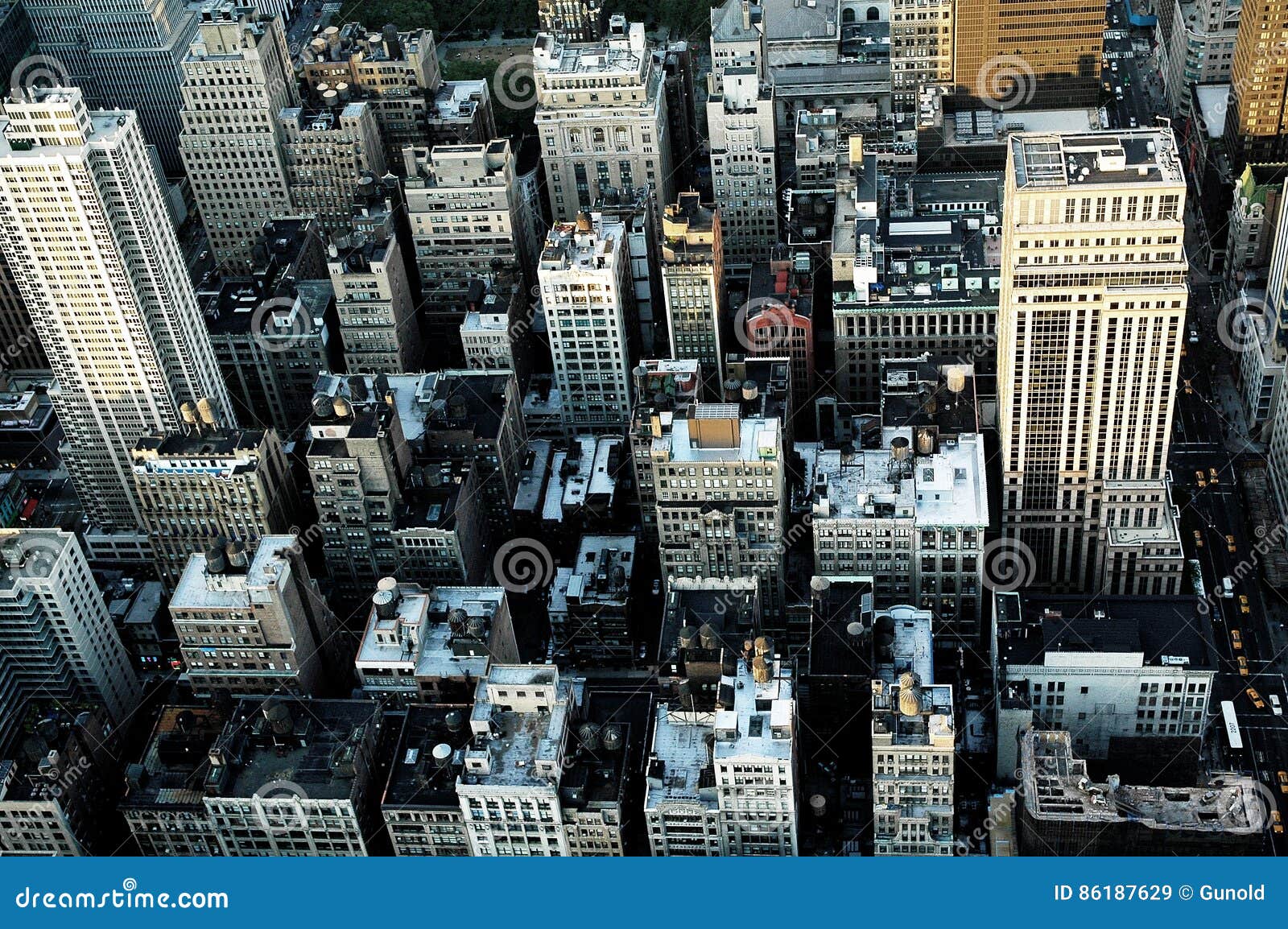 Crowded city of New York stock image. Image of houses - 86187629