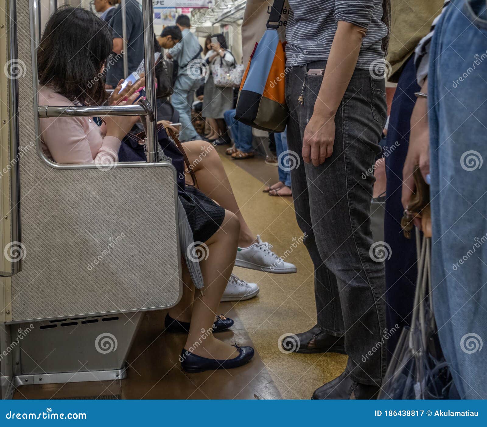 Crowded Commuters in Tokyo Train Editorial Photography - Image of ...