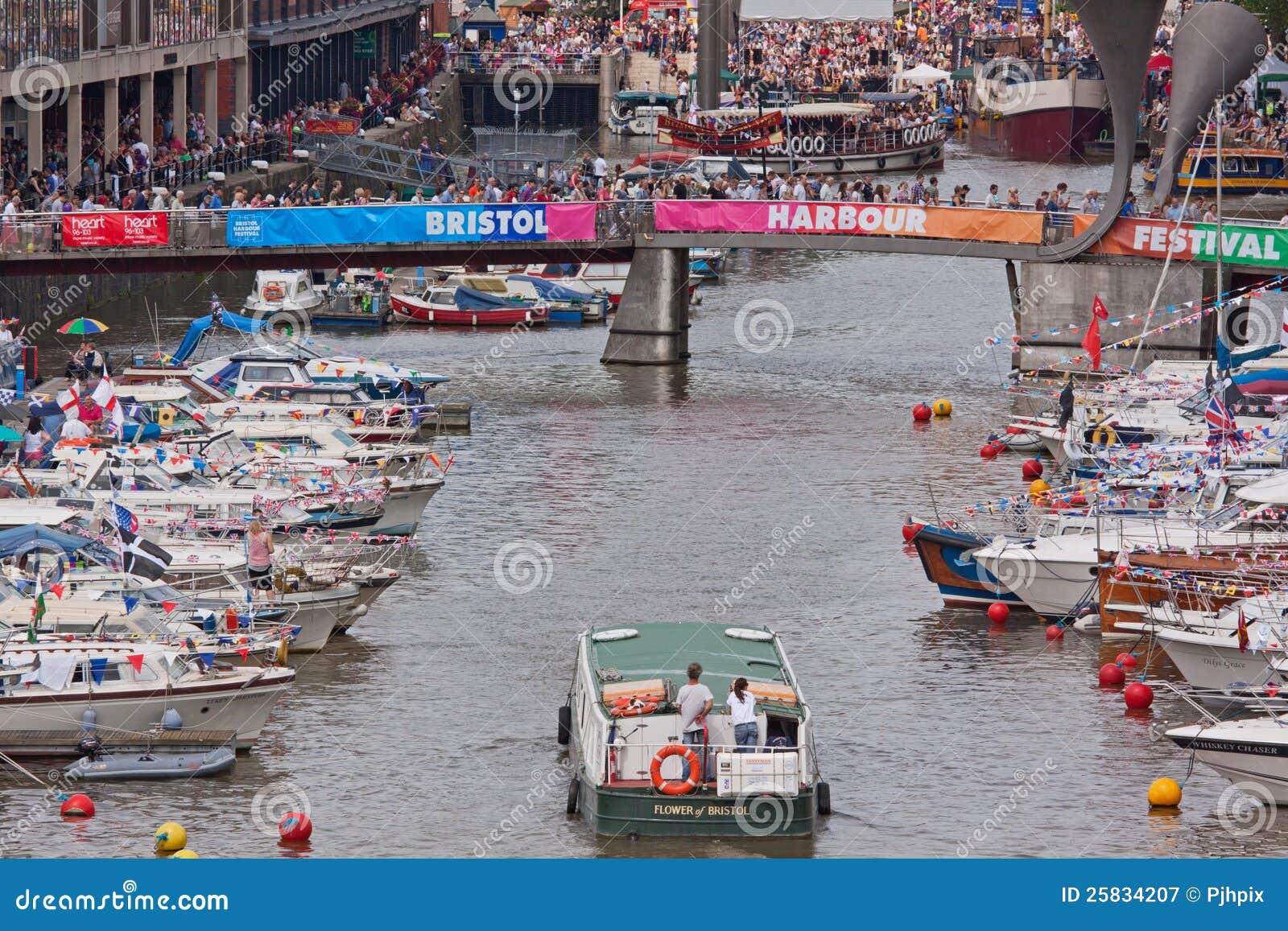 Crowded Harbour editorial photography. Image of buoy - 25834207