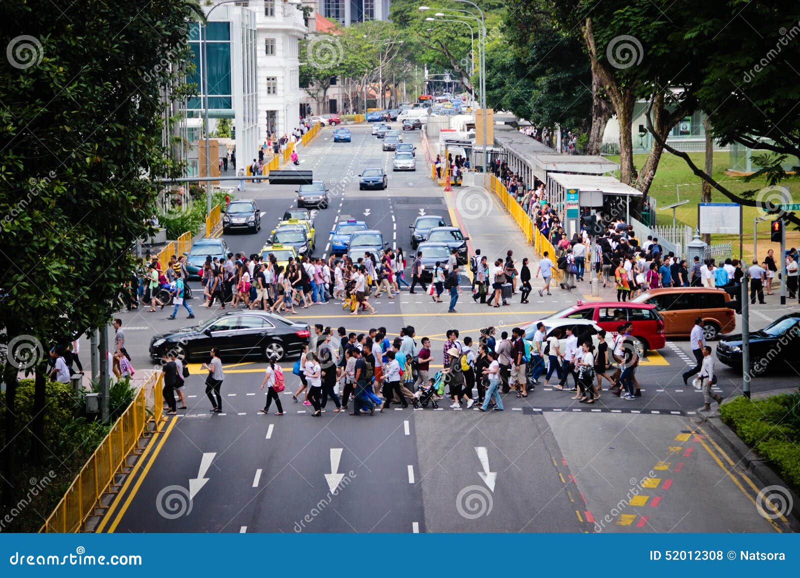 Crowded Road crossing editorial stock photo. Image of mourn - 52012308