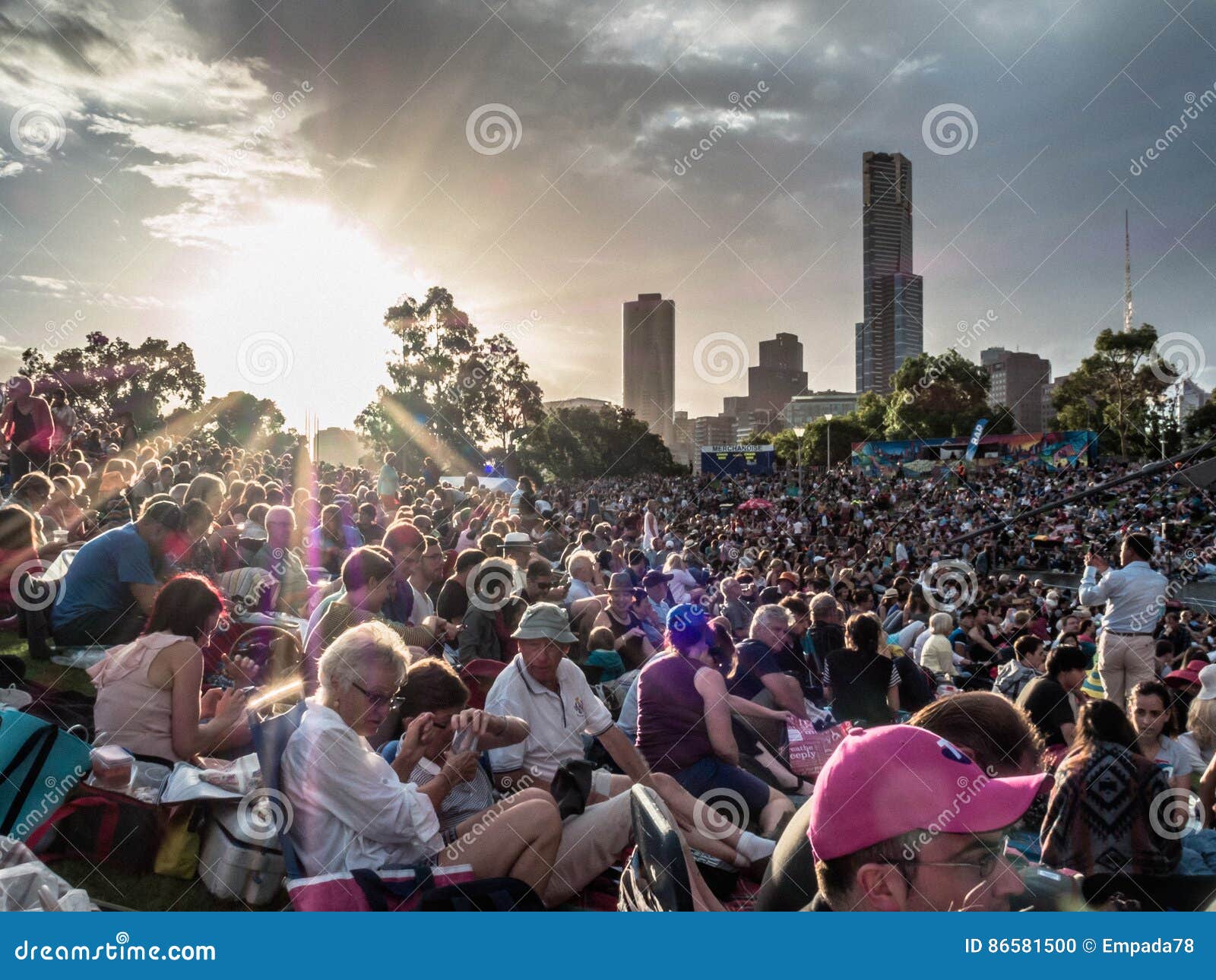 Crowds at a Sunset Concert editorial image. Image of sunburst - 86581500