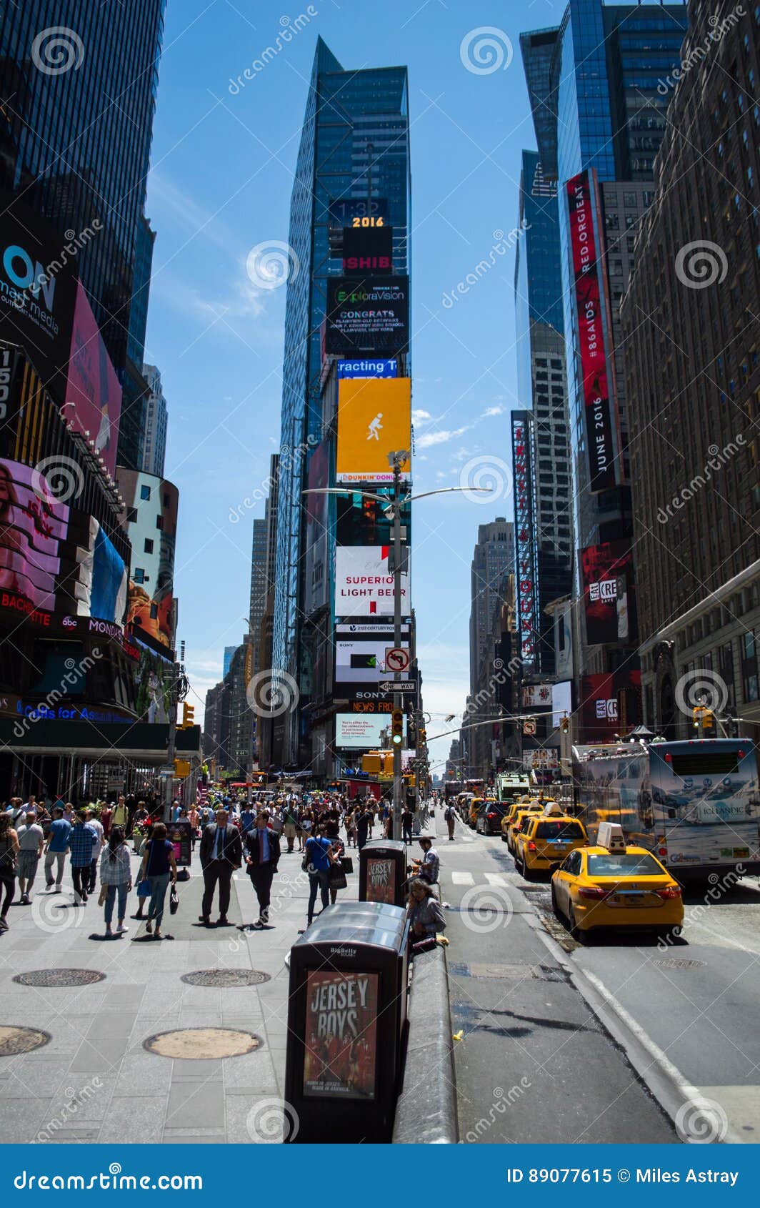 Crowds at Time Square in Manhattan Editorial Image - Image of cityscape ...