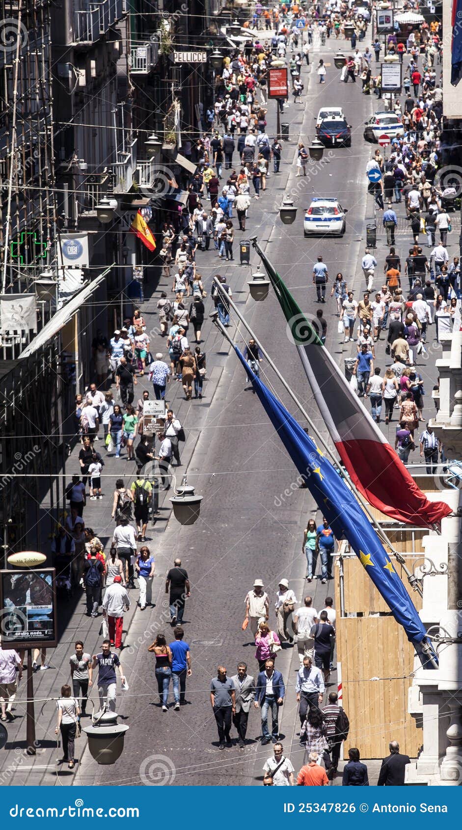 Crowds on via roma naples editorial photo. Image of event - 25347826