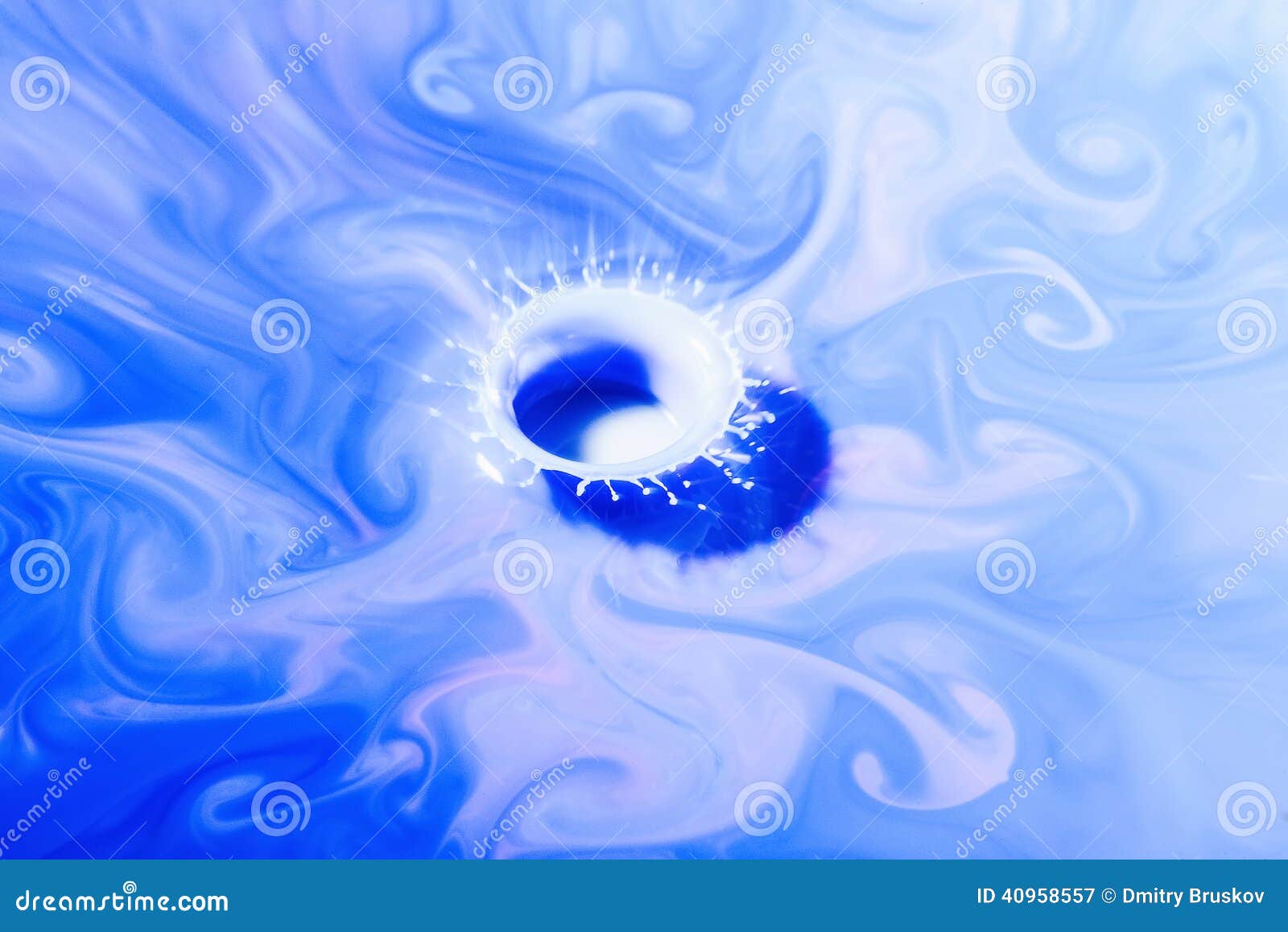Crown of liquid stock image. Image of perfection, color - 40958557