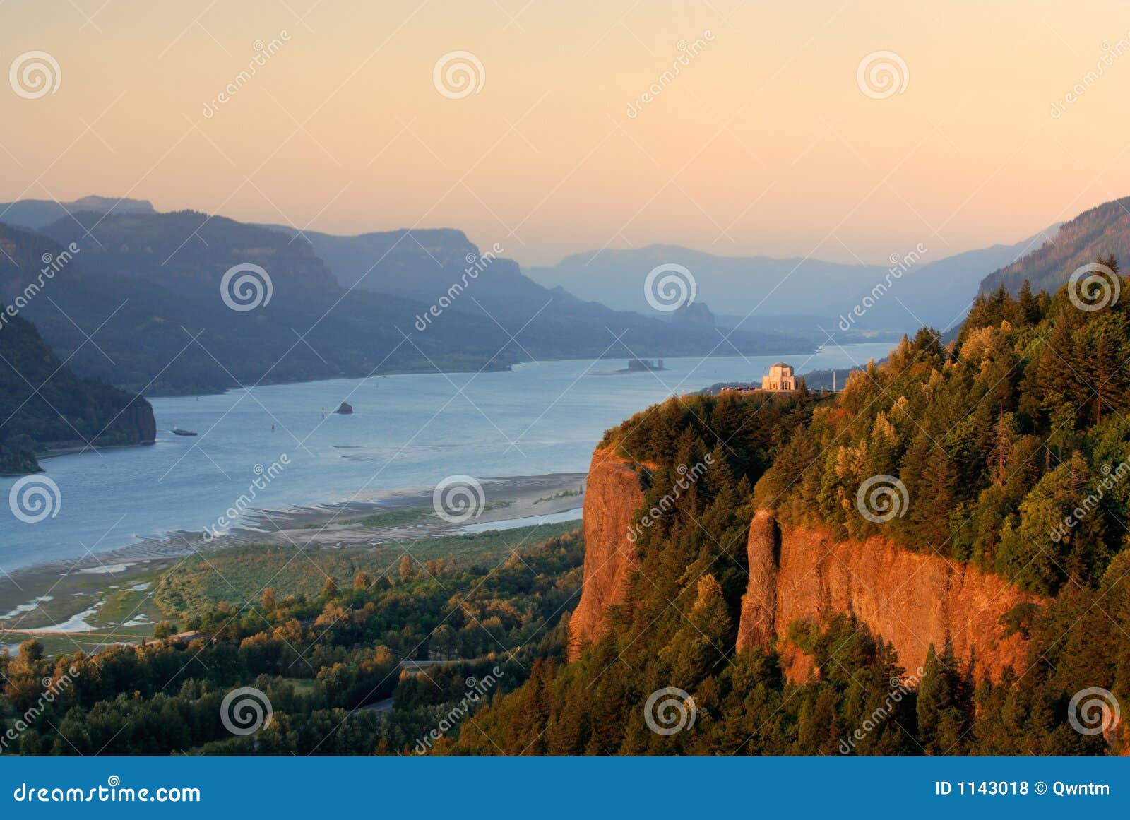 Crown Point, Oregon stock photo. Image of house, forum - 1143018