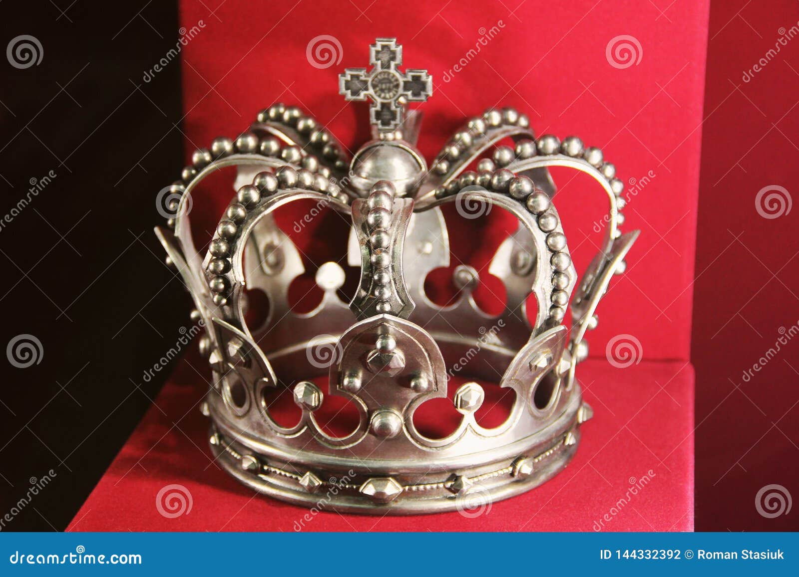 Gold Crown Red Background Stock Photos - Download 1,983 Royalty Free Photos