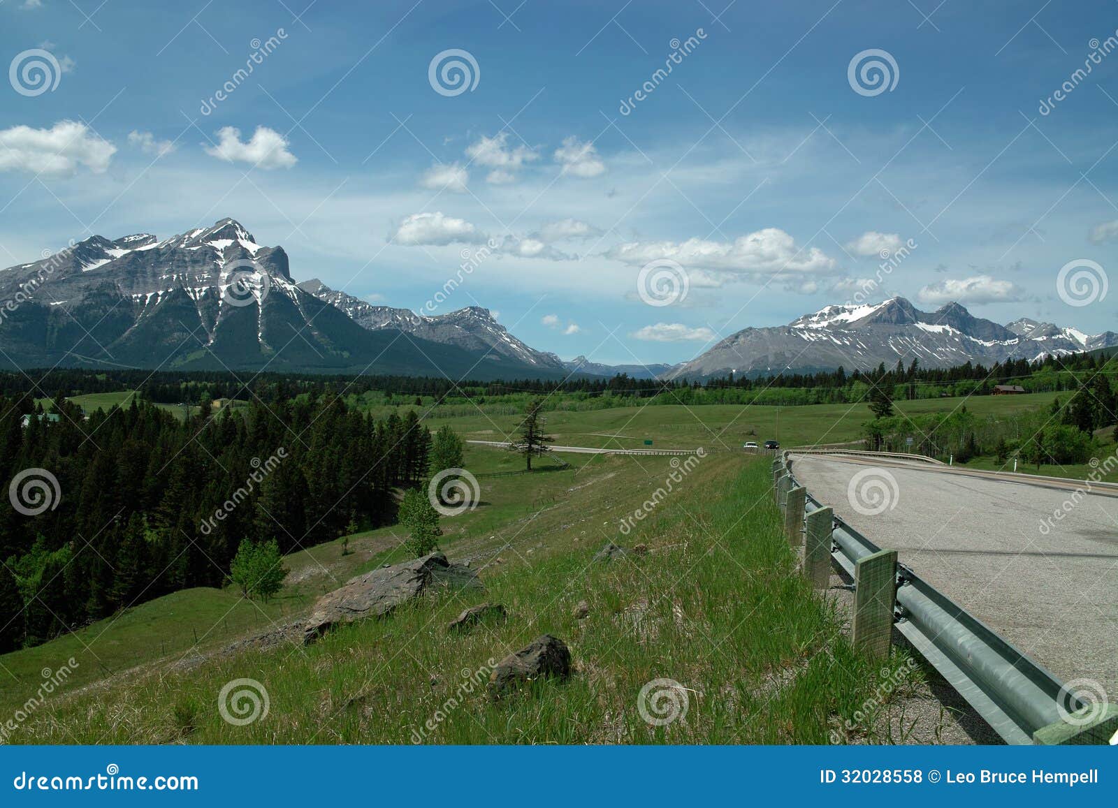 Crowsnest Highway, Alberta Canada. Stock Photo - Image of range, green ...