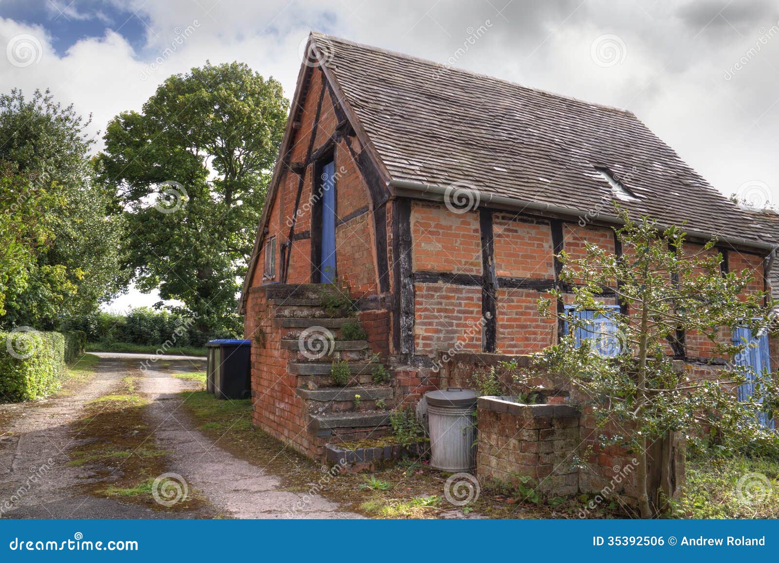 Cruck constructed Granary stock photo. Image of granary - 35392506