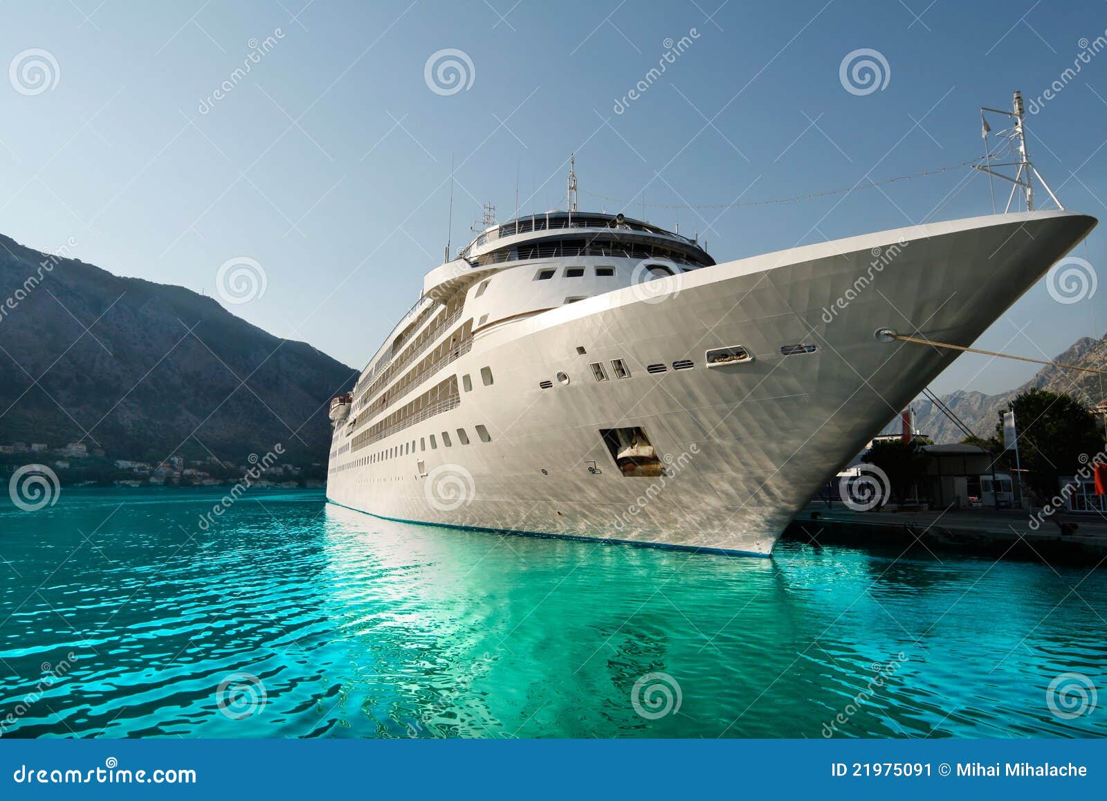 Cruise boat stock image. Image of outdoor, recreation - 21975091