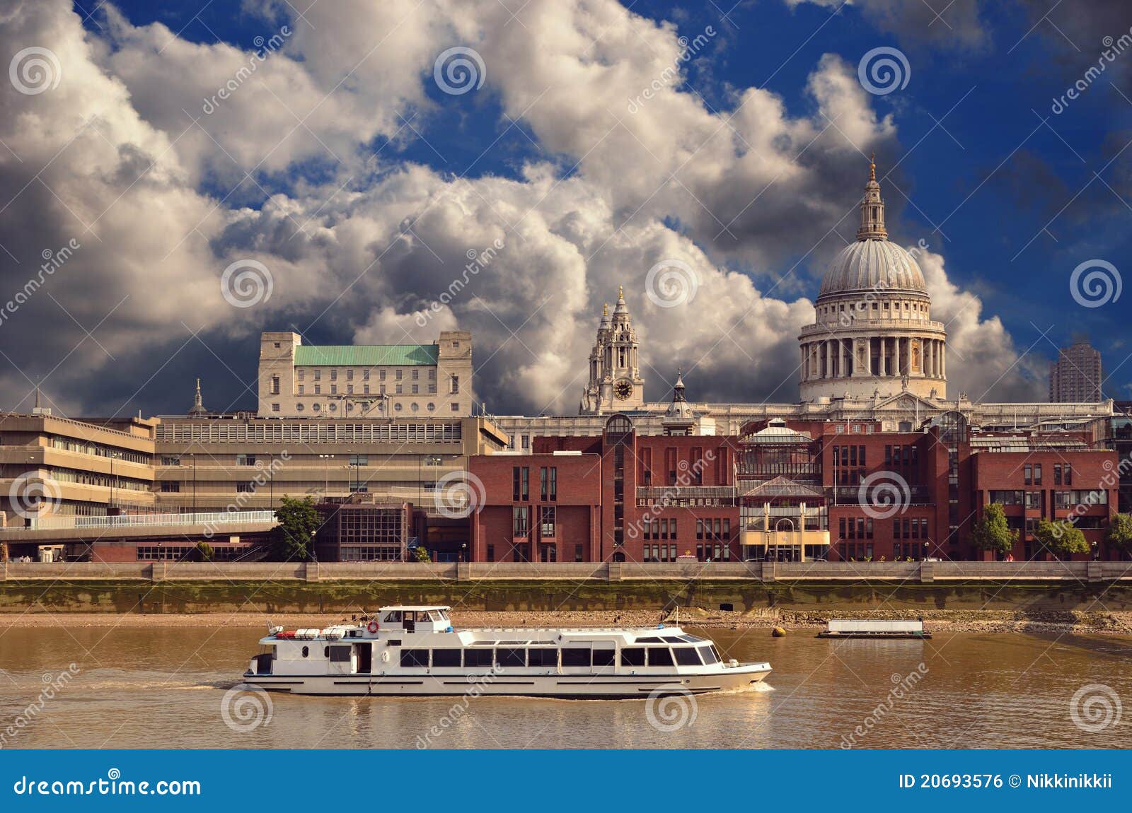 Cruise Boat in Front of St Paul S Cathedral Stock Photo - Image of ...