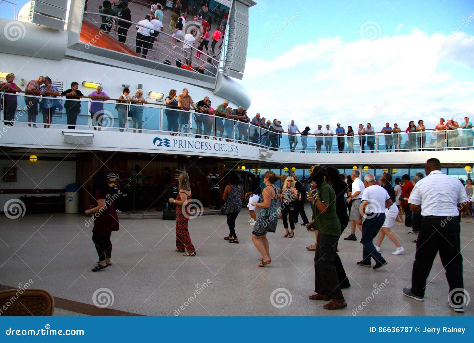 Cruise dancing editorial photography. Image of sand, chess - 86636787