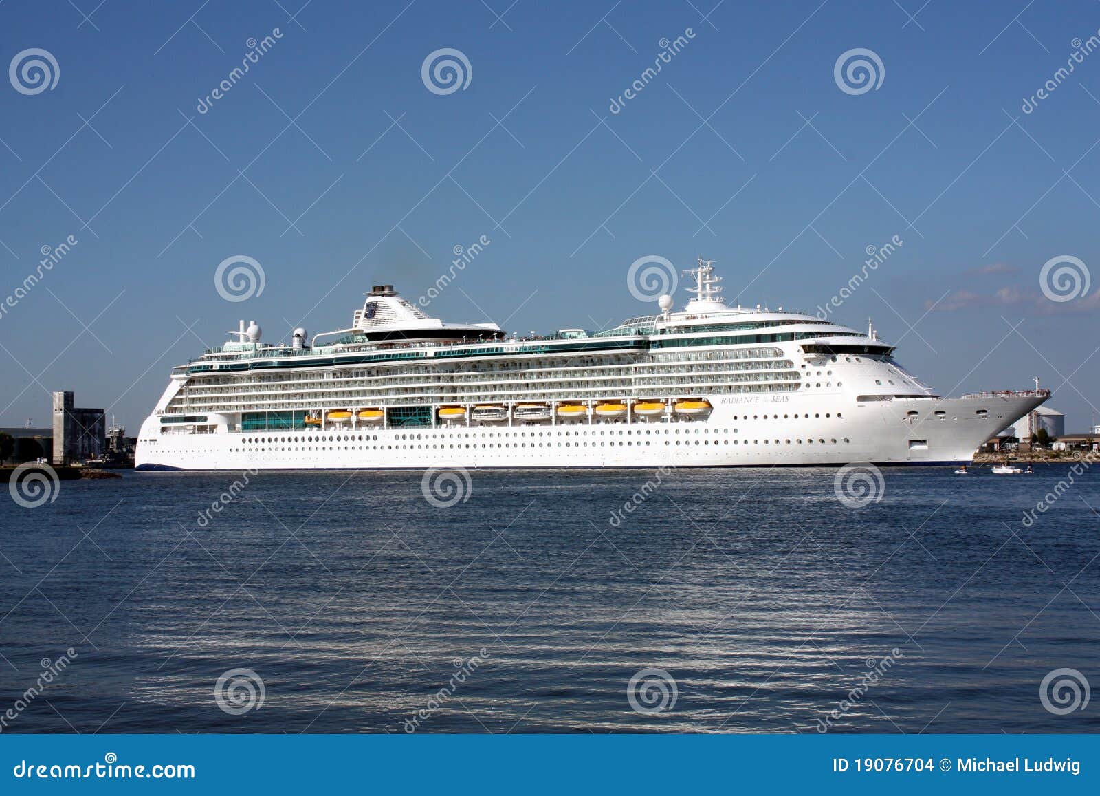 Cruise Ship editorial stock image. Image of people, distant - 19076704