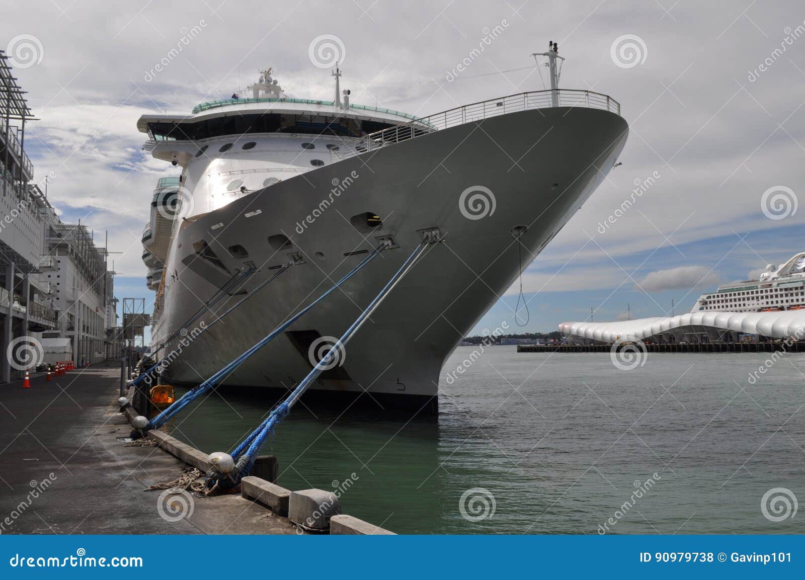 Cruise Ship Bow Prow Boat Yatch Moored at Auckland Dock Stock Photo ...