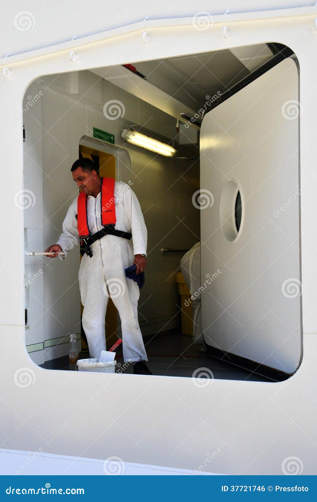 Cruise ship crew editorial photo. Image of hand, member - 37721746