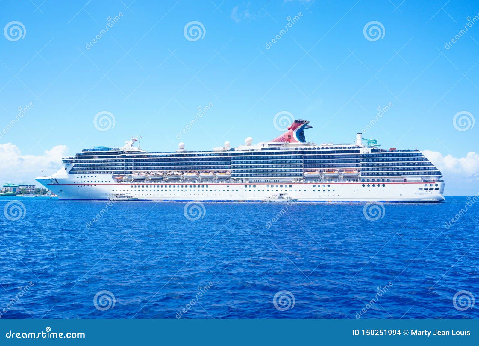 Cruise ship docks editorial stock image. Image of travel - 150251994