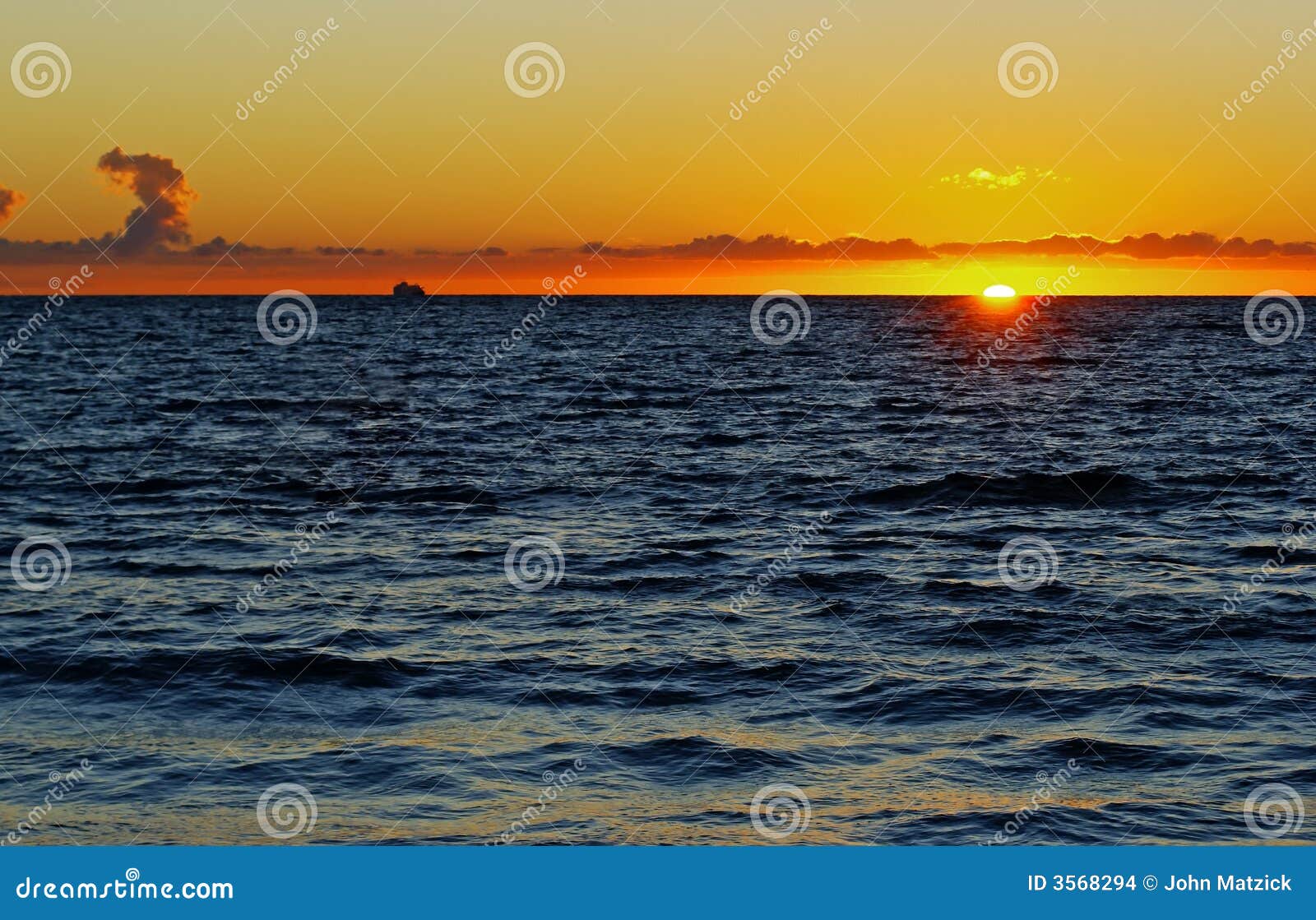 Cruise Ship Horizon stock photo. Image of circumnavigate - 3568294