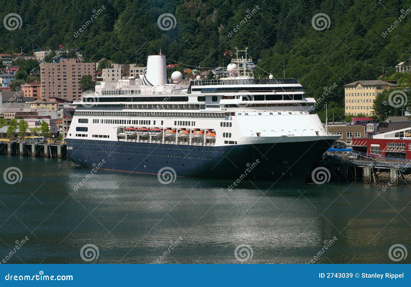 Cruise Ship in Juneau, Alaska Stock Image - Image of ocean, water: 2743039