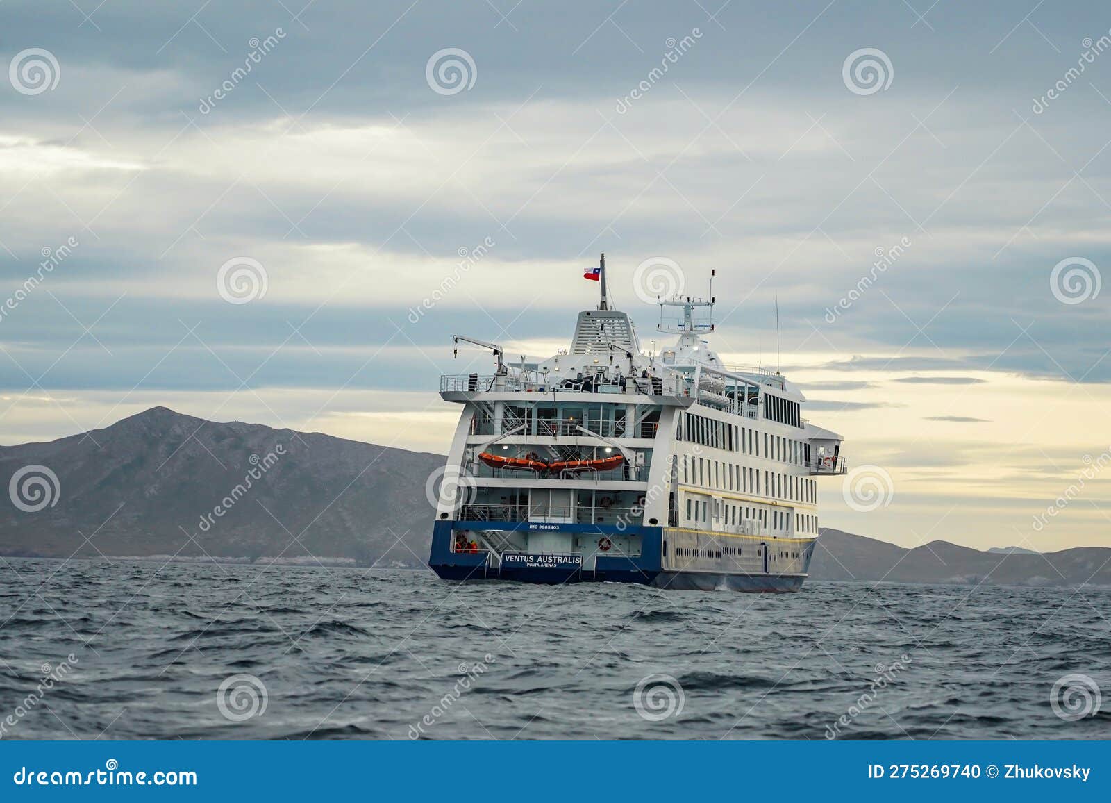 Cruise Ship Cruise Ship