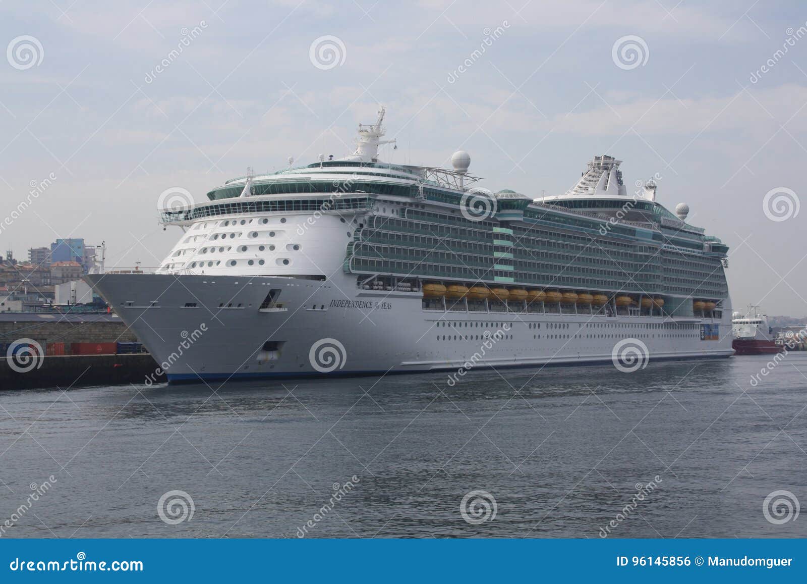 Cruise ship editorial photo. Image of harbor, cruiseship - 96145856
