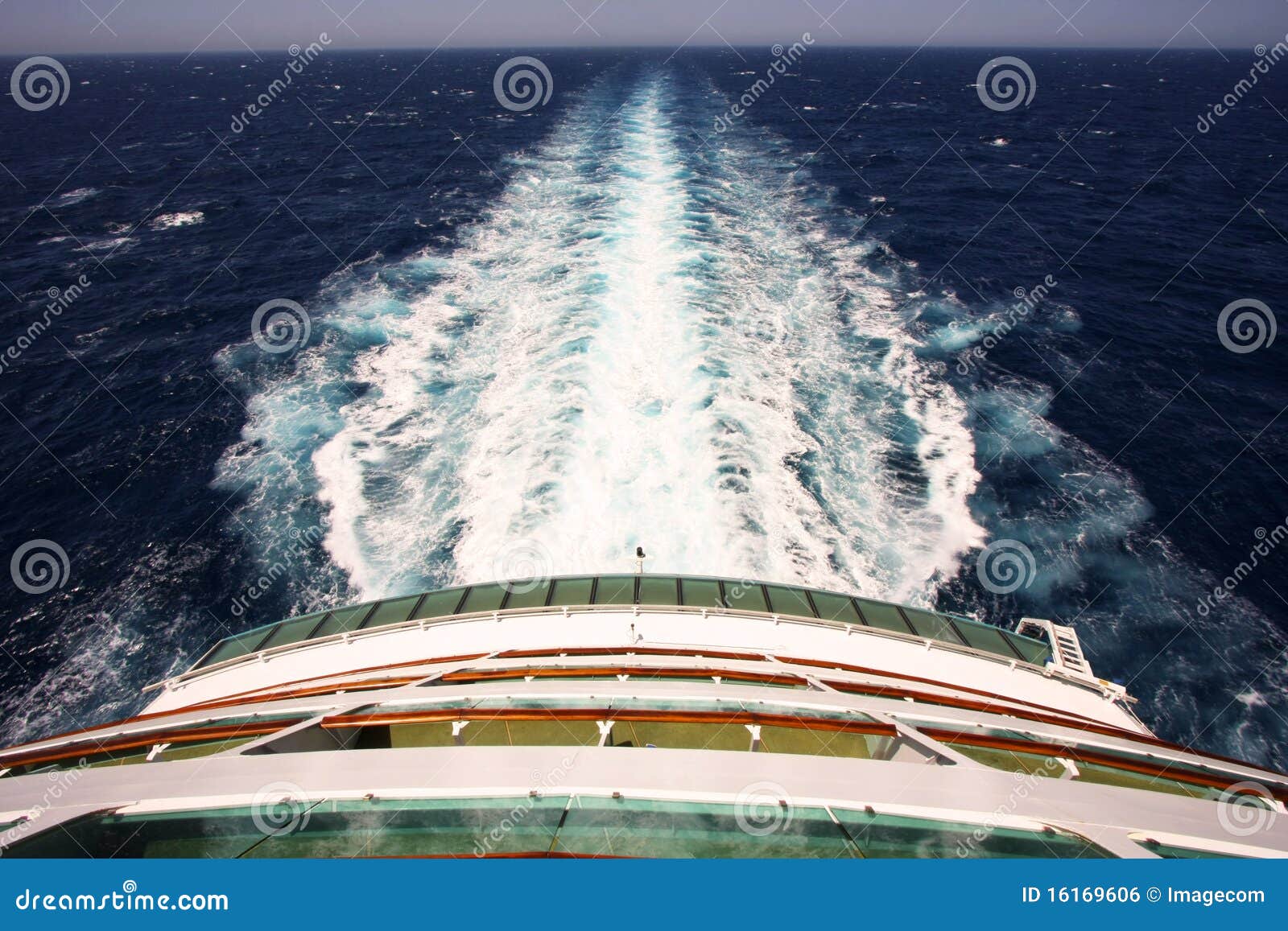 Cruise Ship Wake on the Sea Stock Photo - Image of horizon, wake: 16169606