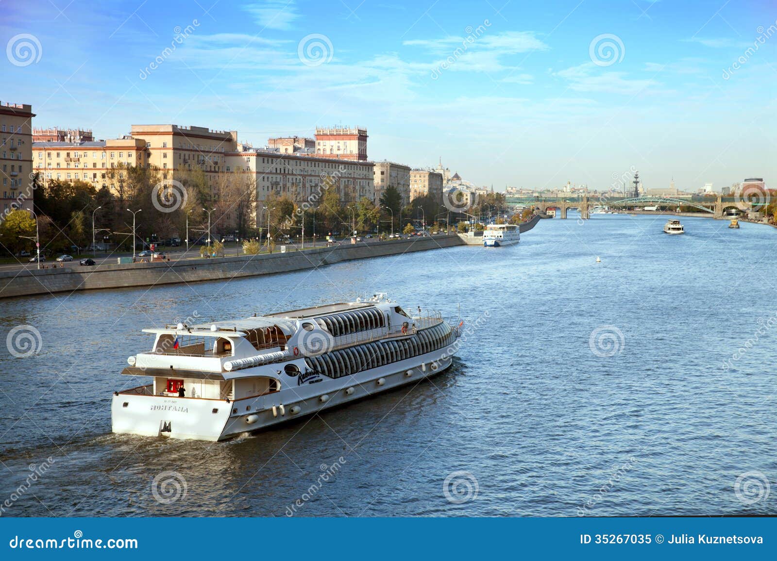 The cruiser on river editorial image. Image of autumn - 35267035