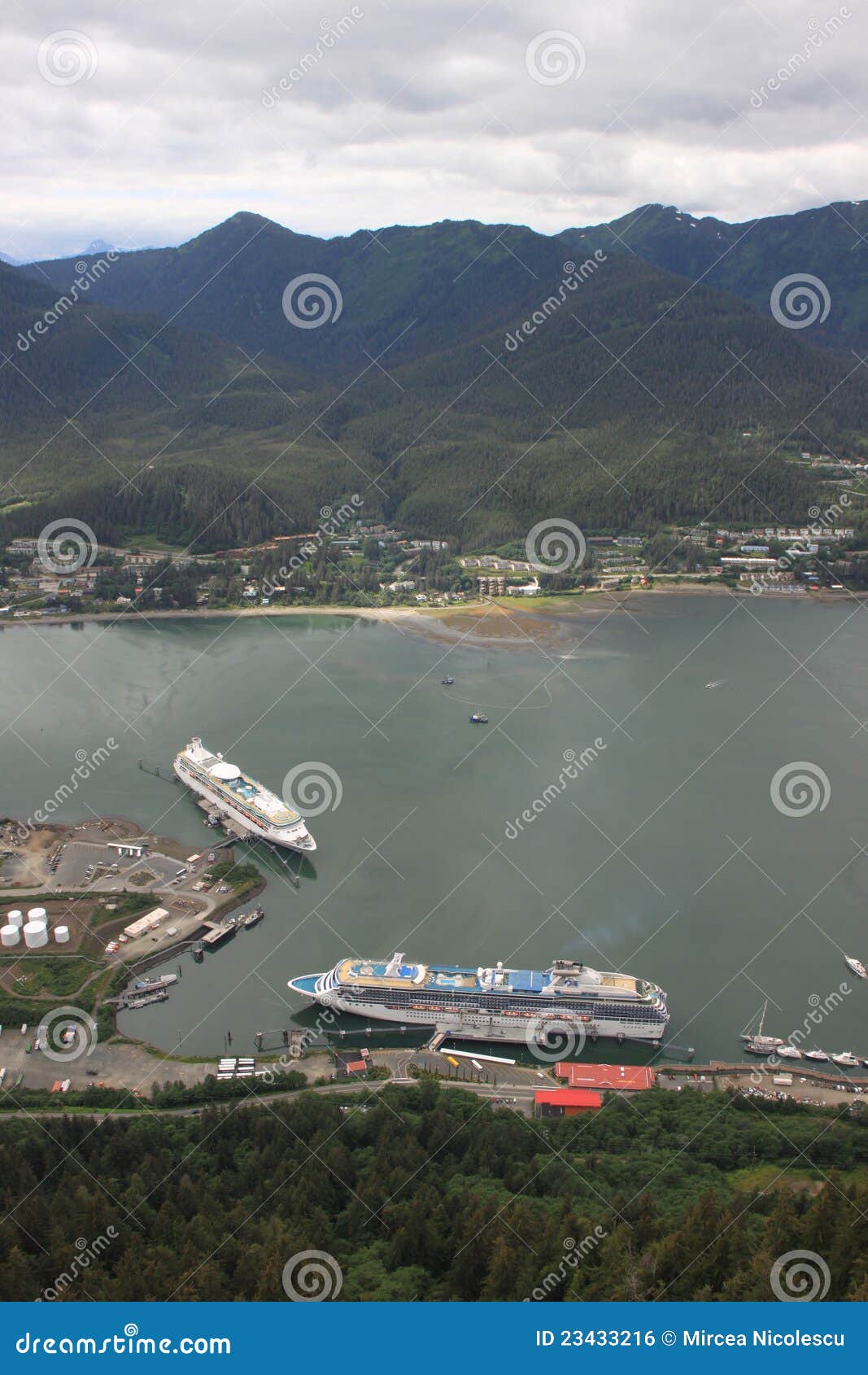 Cruiseship in Juneau editorial photo. Image of boat, navigate - 23433216