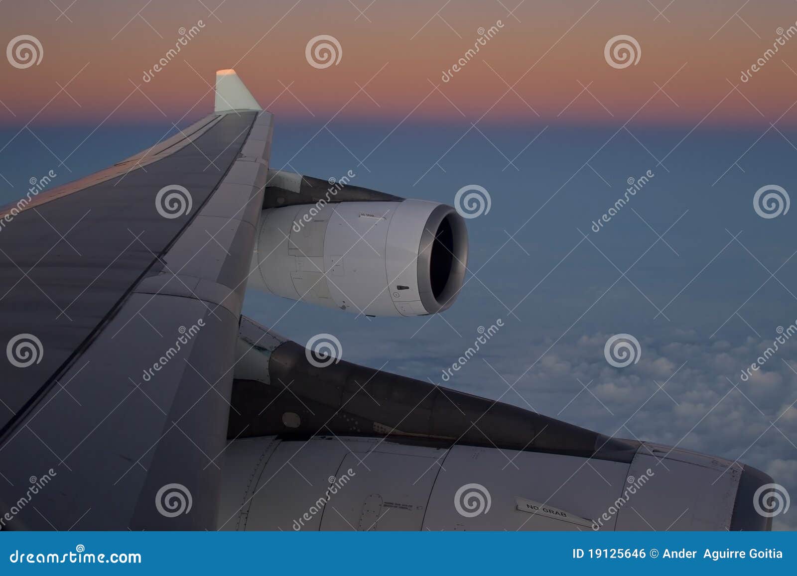Cruising level stock photo. Image of wing, cruise, level - 19125646