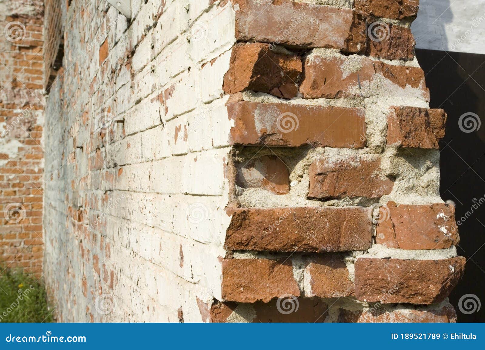 Crumbled brick wall stock image. Image of building, crumble - 189521789