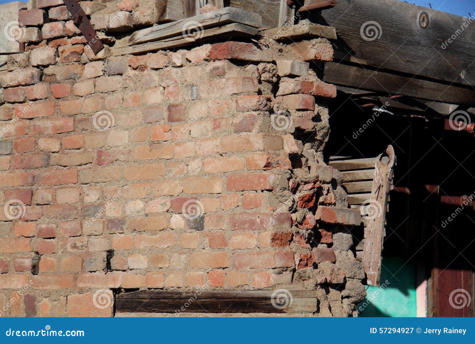 Crumbling brick wall stock image. Image of repair, falling - 57294927