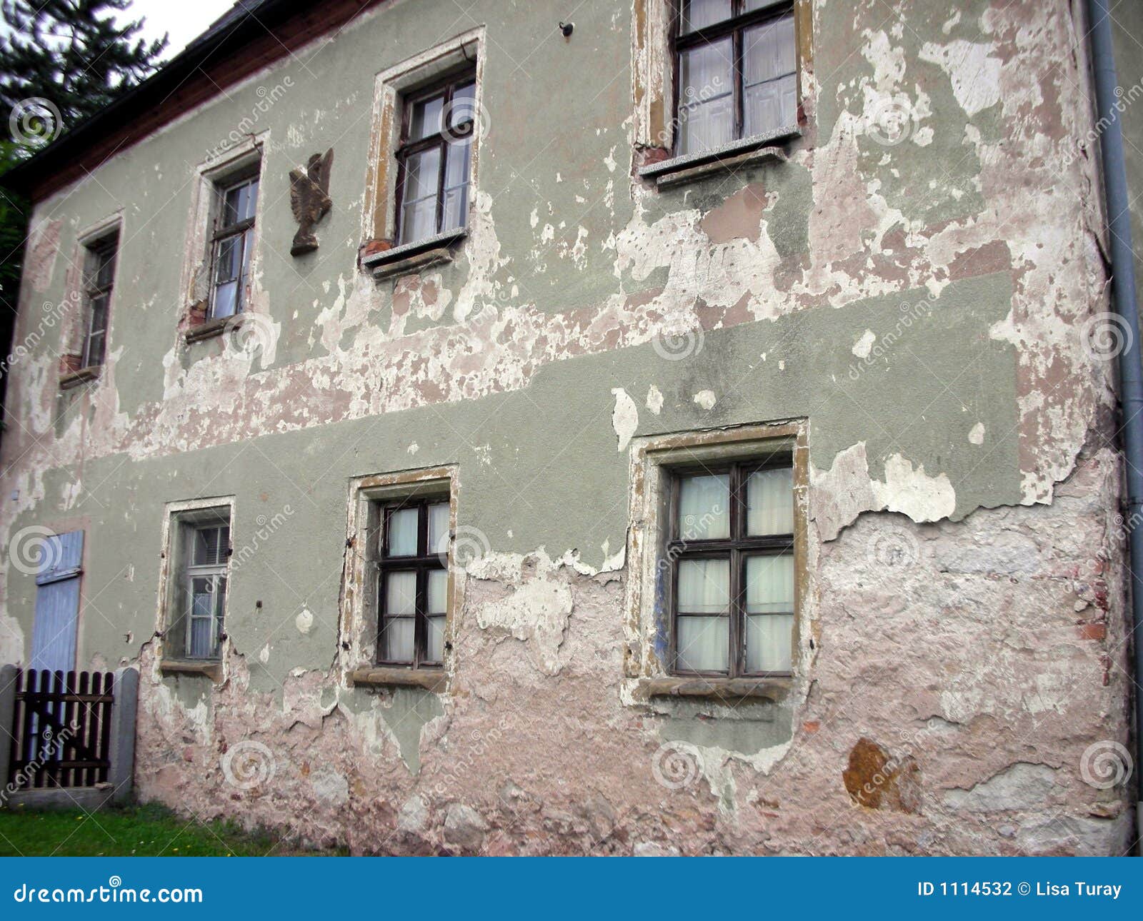 Crumbling House stock photo. Image of residence, cracking - 1114532