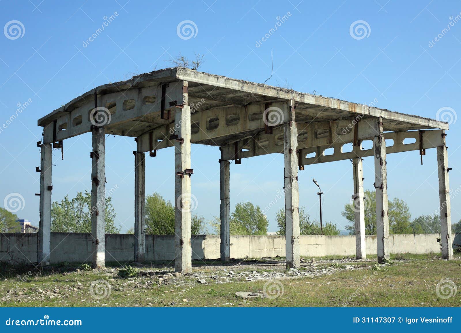 Crumbling skeleton stock image. Image of uninhabited - 31147307