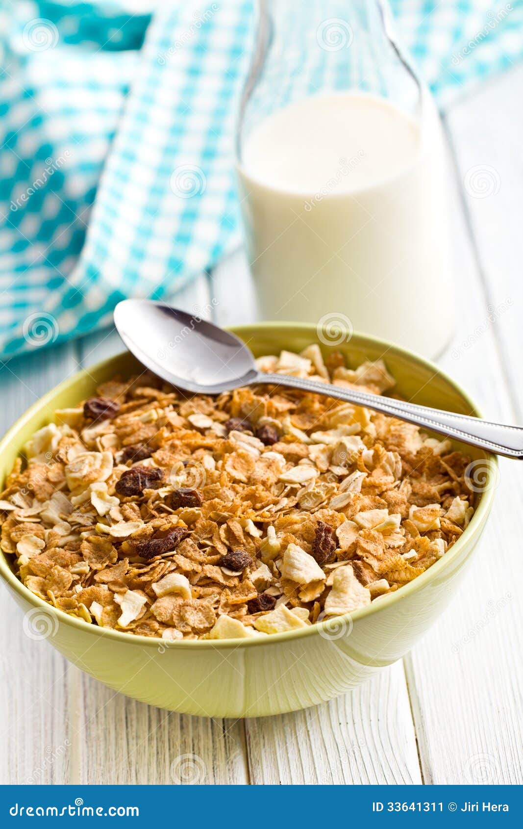 Crunchy muesli in bowl stock image. Image of diet, cornflakes - 33641311