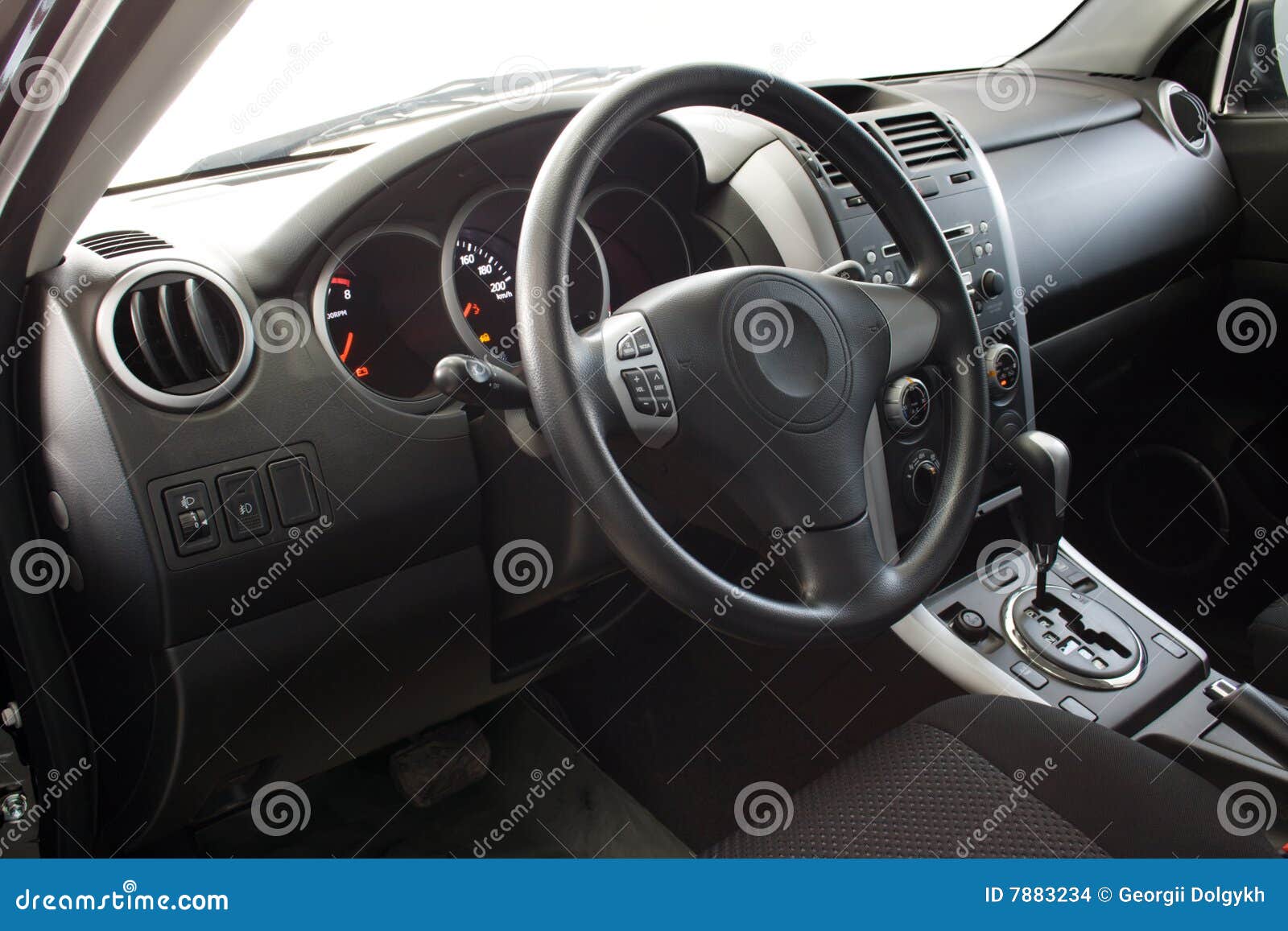 Cruscotto dell'automobile fotografia stock. Immagine di audio - 7883234