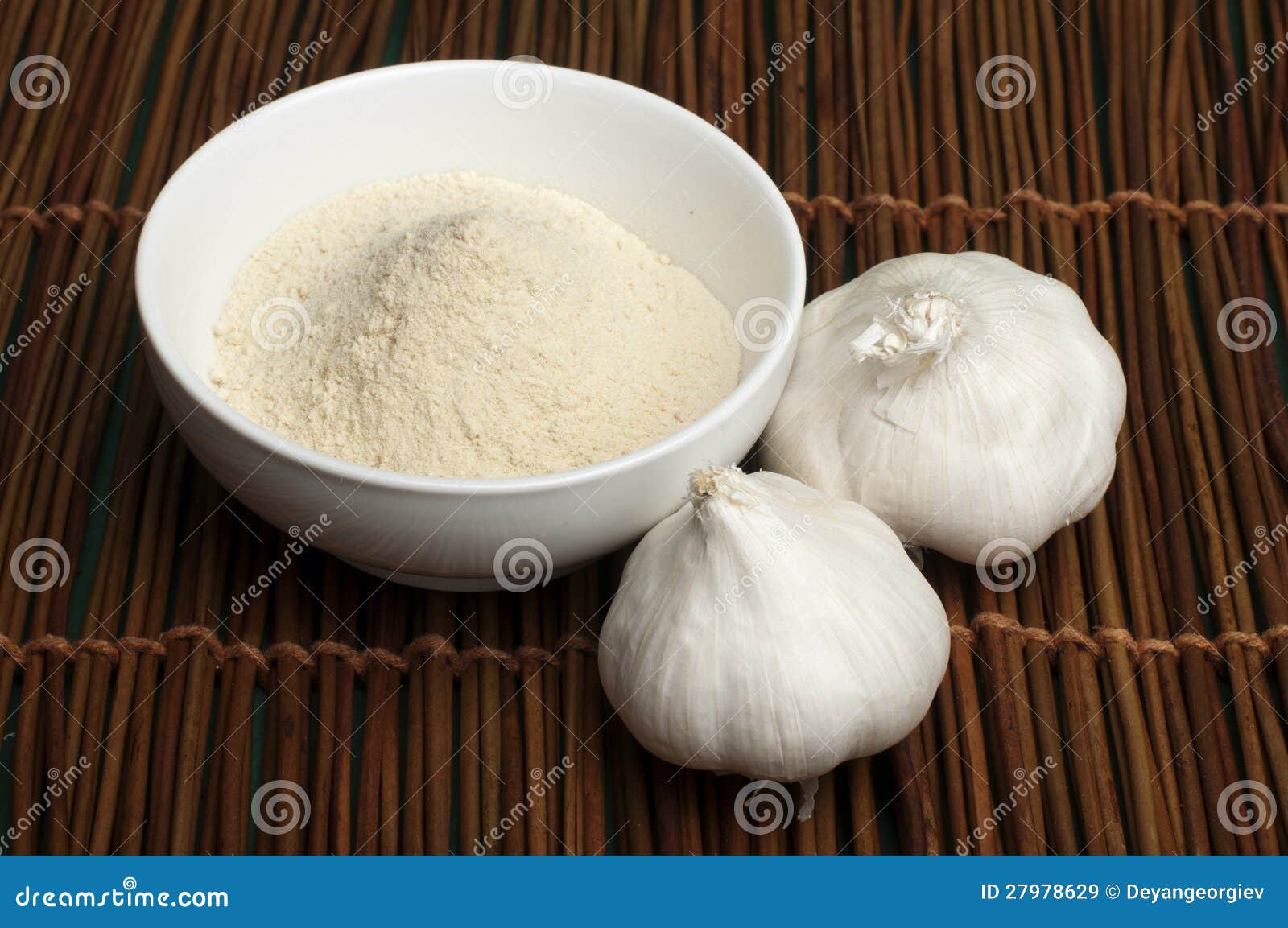 Crushed Garlic Powder and Whole Garlic Stock Image - Image of food ...
