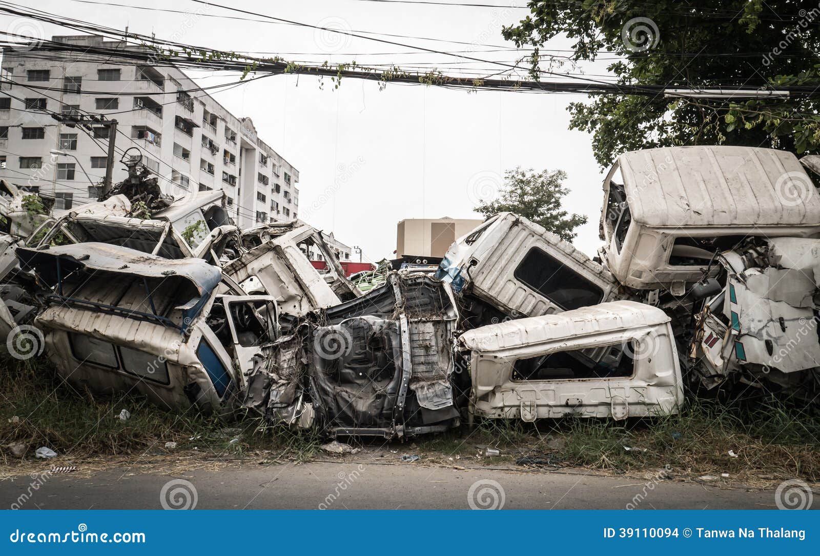 Crushed Truck Stock Photo - Image: 39110094
