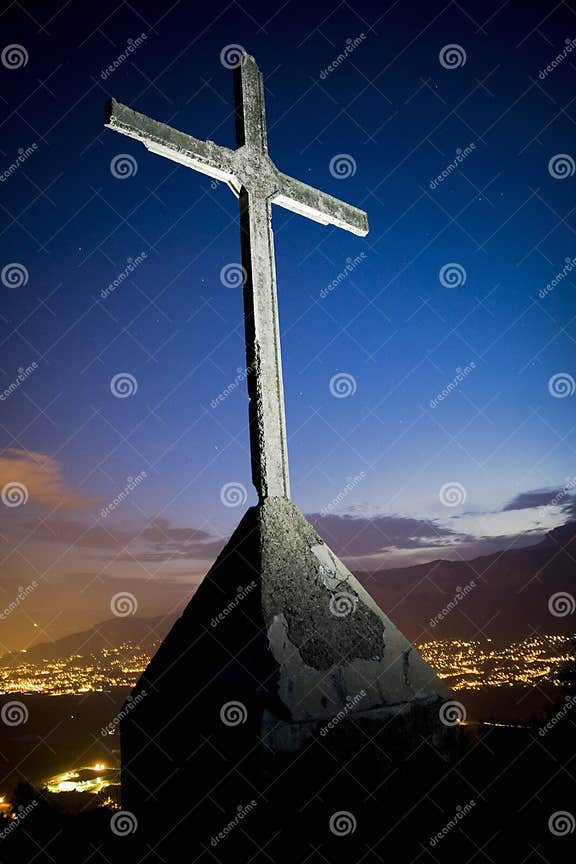 Cruz imagen de archivo. Imagen de alcohol, cruz, dios - 7928925