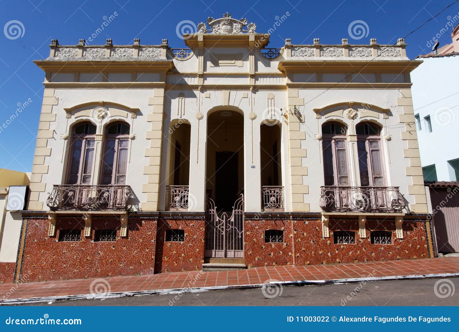 Cruz Alta Mansion stock photo. Image of yellow, alta - 11003022