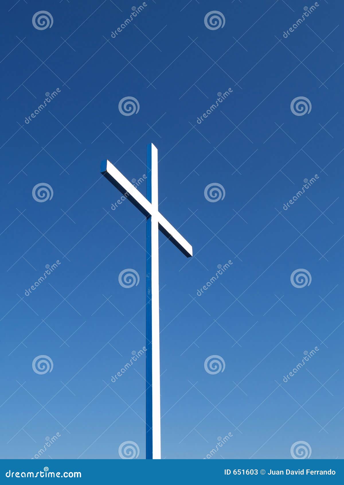 Cruz blanca imagen de archivo. Imagen de exterior, espiritual - 651603