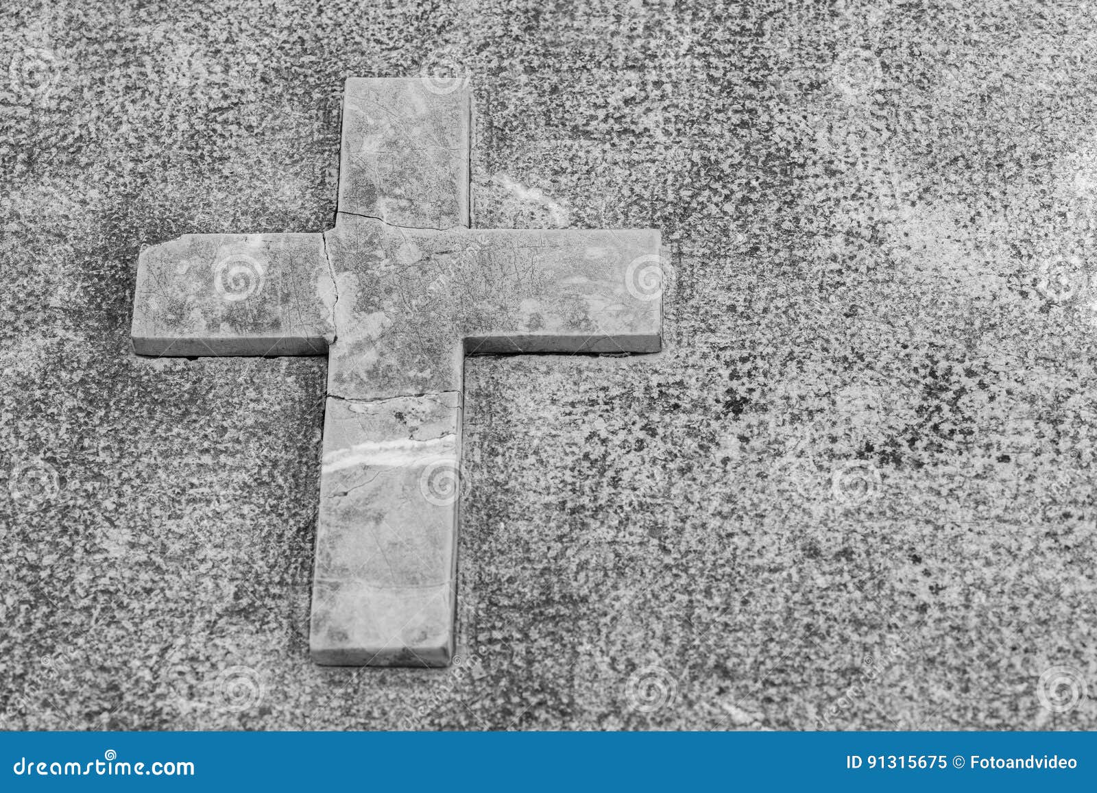 Cruz de luto imagen de archivo. Imagen de muerte, entierro - 91315675