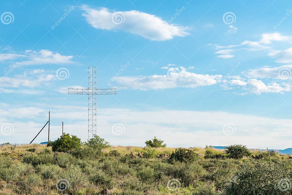 Cruz Em Um Monte Fora De Graaff Reinet Foto de Stock - Imagem de ...