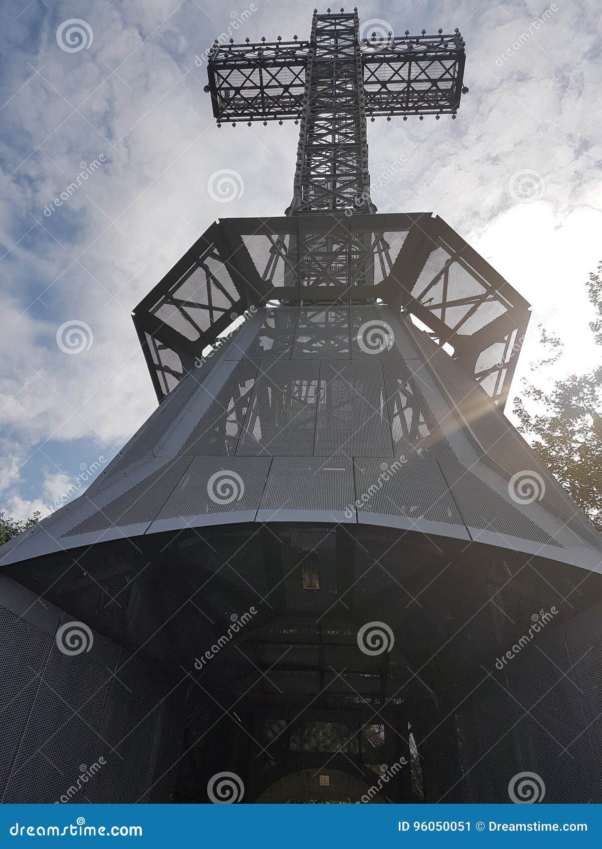 Cruz grande imagen de archivo. Imagen de grande, cruz - 96050051