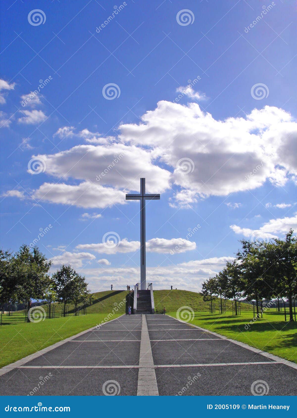 Cruz papal imagen de archivo. Imagen de parque, papa, visita - 2005109